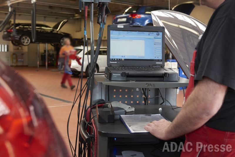 Umrüstung von VW-Fahrzeugen im ADAC-Test wirksam