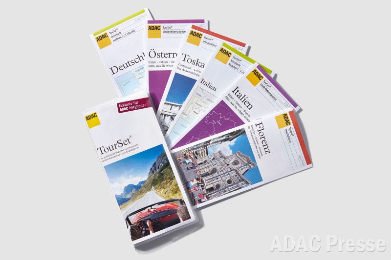 50 Jahre ADAC Tourset: Vom Kartenstapel zum digitalen Reisebegleiter