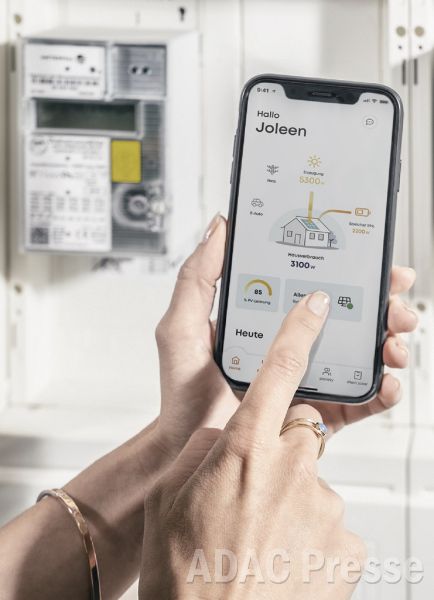 Energiemanagement steuert Solarstrom smart ins Haus & Elektroauto