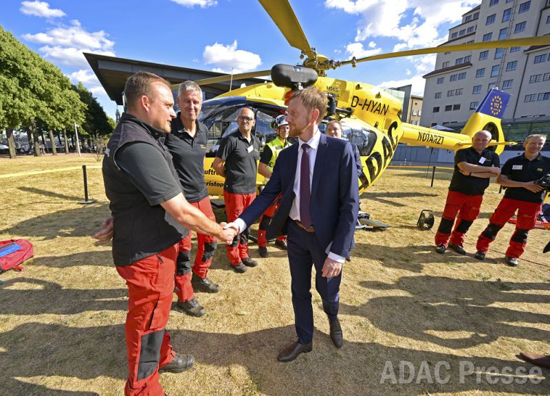 Bisher mehr als 2200 Rettungseinsätze aus der Luft