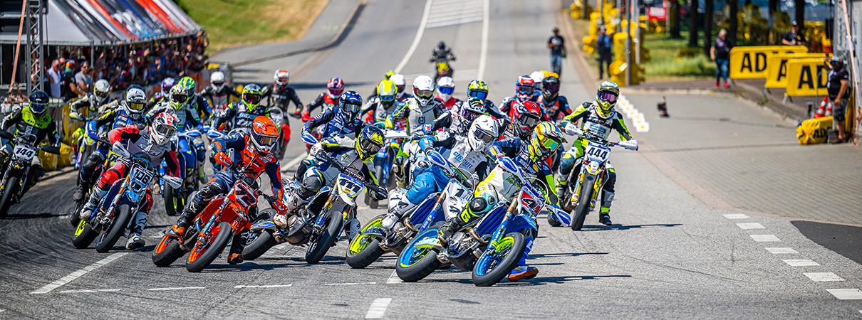 Volle Action bei der ADAC SuperMoto St. Wendel